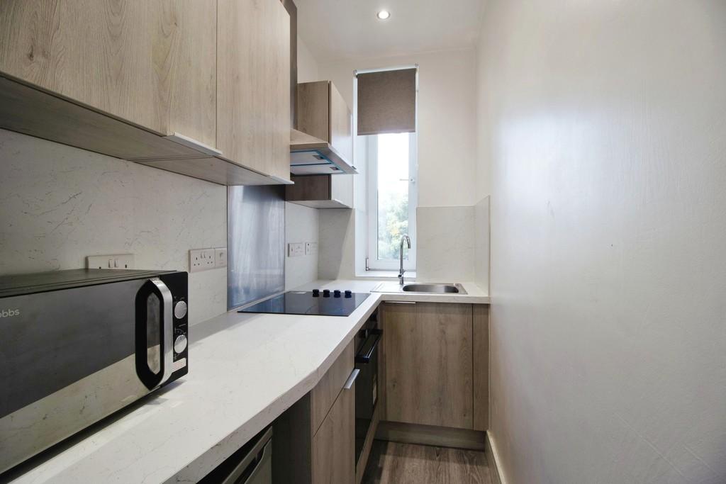 Glenbervie Road, Aberdeen 1 bed flat - £40,000