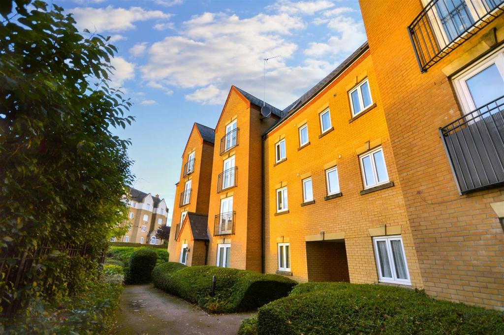 Brook View, Grange Park, NN4 2 bed apartment - £1,100 pcm (£254 pw)