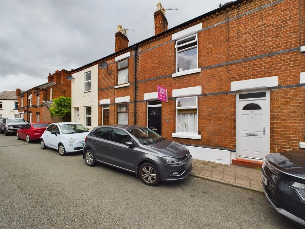 South Street, Chester 2 bed terraced house - £1,000 pcm (£231 pw)