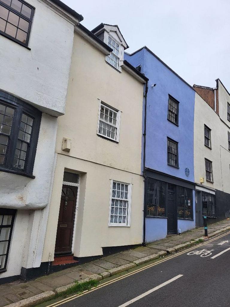 Central location, West Street, Exeter 3 bed townhouse to rent - £1,833 ...