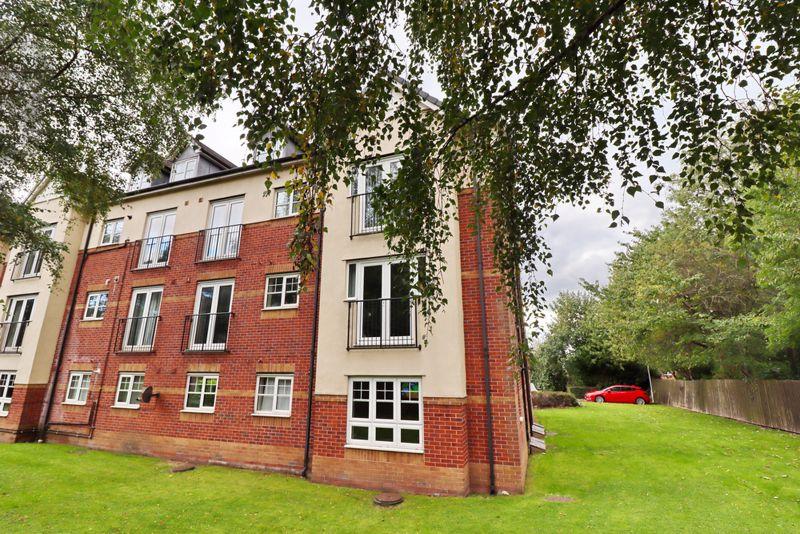 Pinhigh Place, Salford M6 2 bed apartment - £140,000