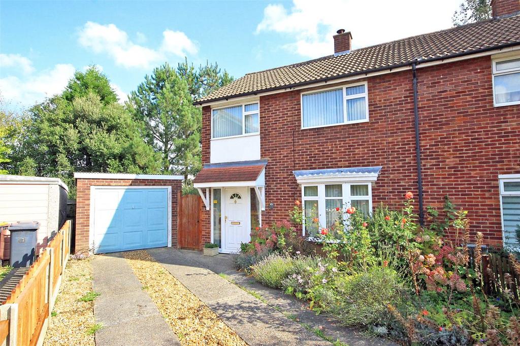 Duke Drive, Clapham, Bedford... 3 bed semi-detached house for sale - £ ...