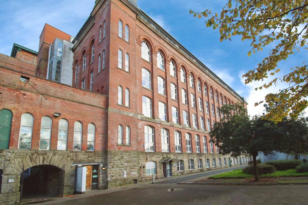 Waterhouse Way, Greater Manchester SK5 2 bed apartment for sale - £200,000