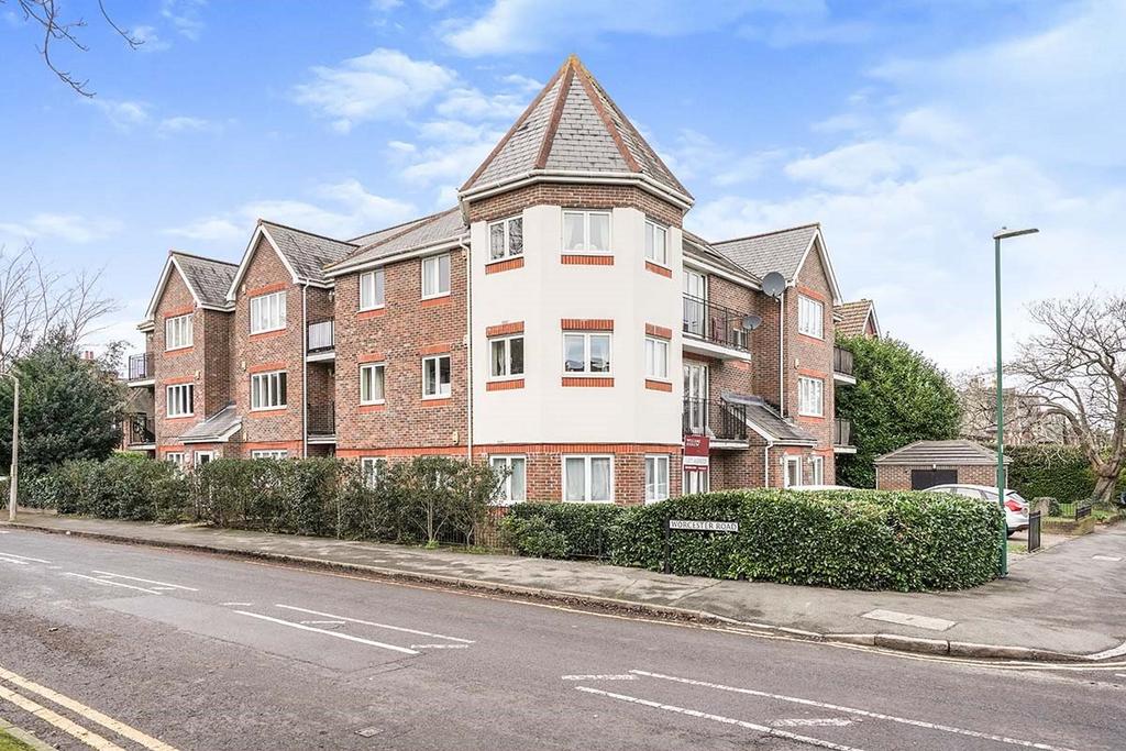 Worcester Road, Surrey SM2 2 bed flat - £1,750 pcm (£404 pw)