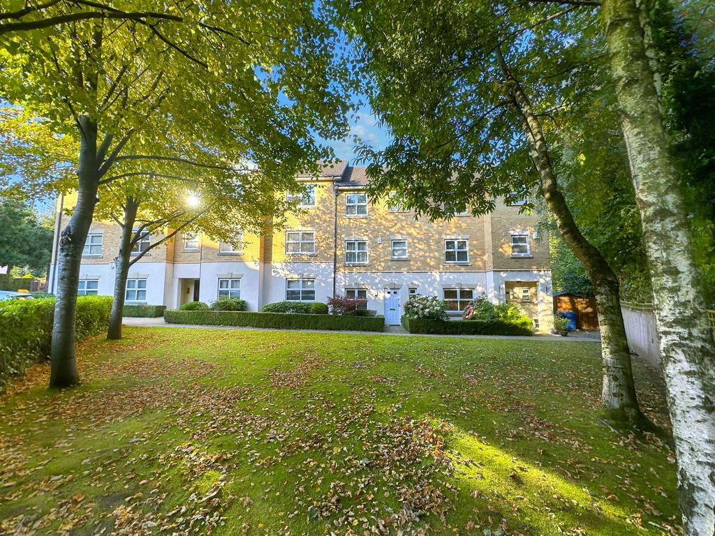 Hampstead Drive, Whitefield, M45 3 bed apartment - £250,000