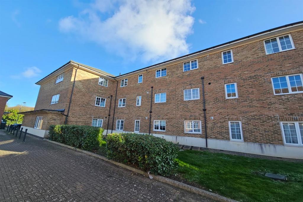 Porters Field, Braintree, CM7 2 bed apartment - £195,000