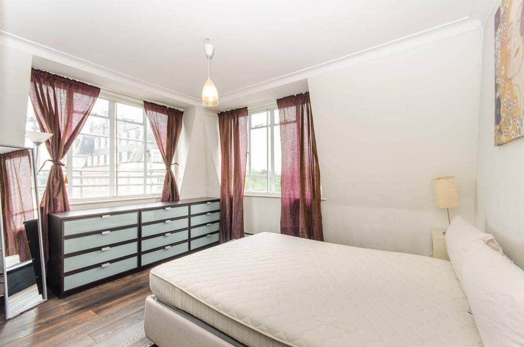 Old Brompton Road, Earls Court... 1 bed flat - £2,150 pcm (£496 pw)