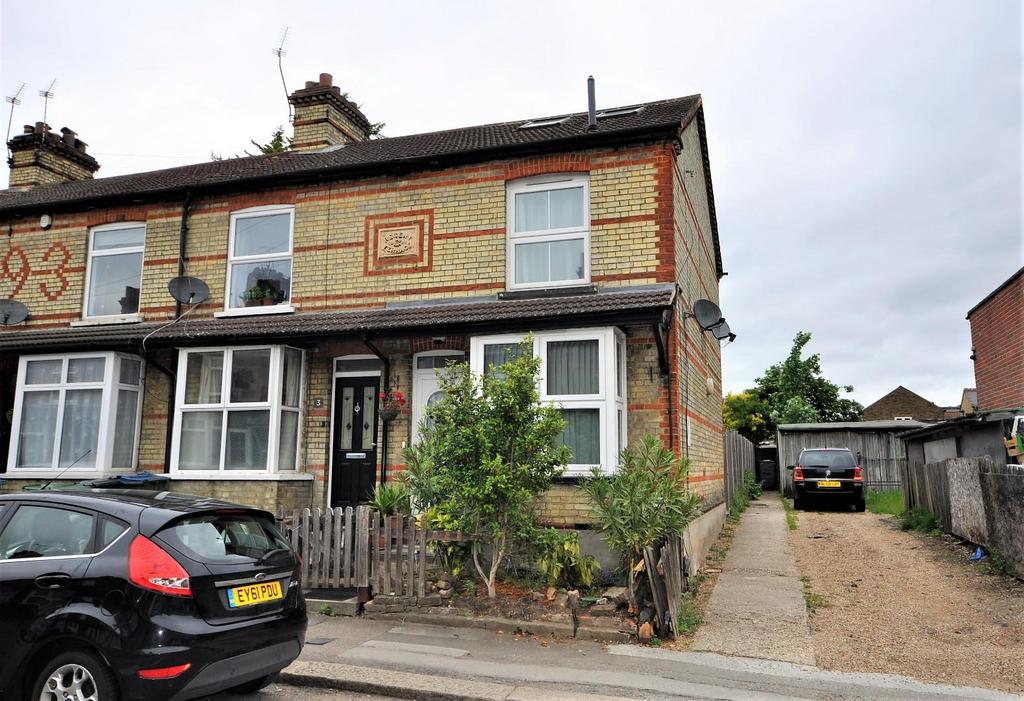 Regent Street, Watford WD24 2 bed maisonette - £1,350 pcm (£312 pw)