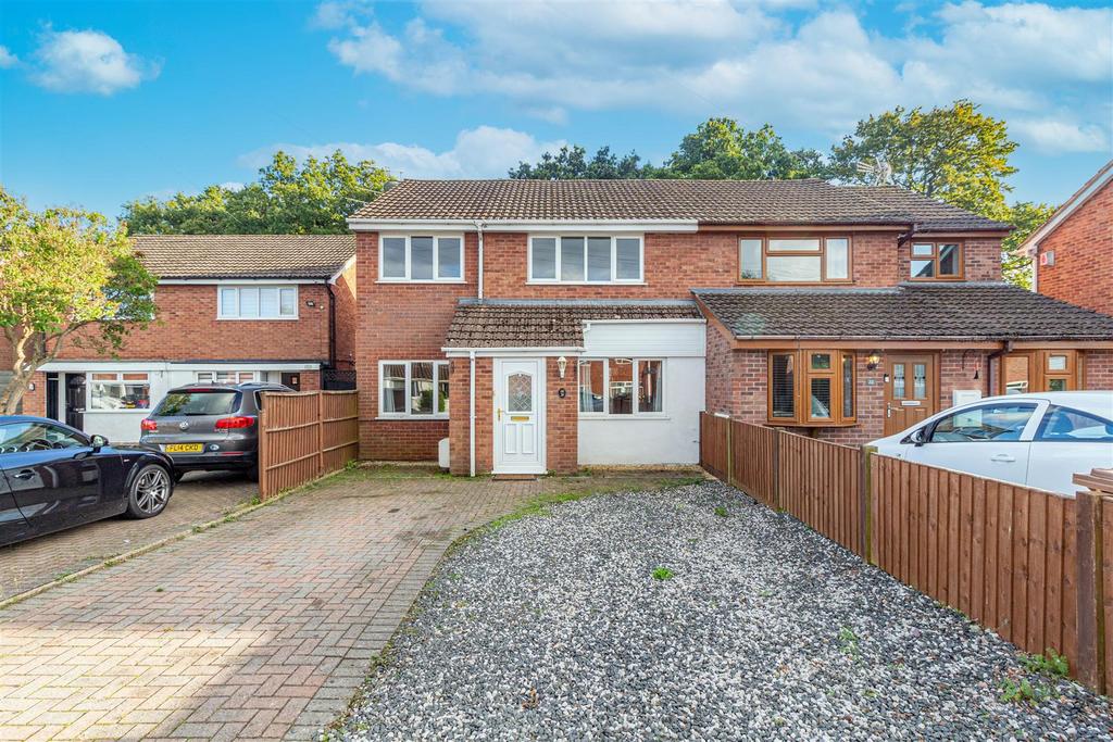 Jacomb Close, Lower Broadheath... 3 bed semi-detached house - £290,000