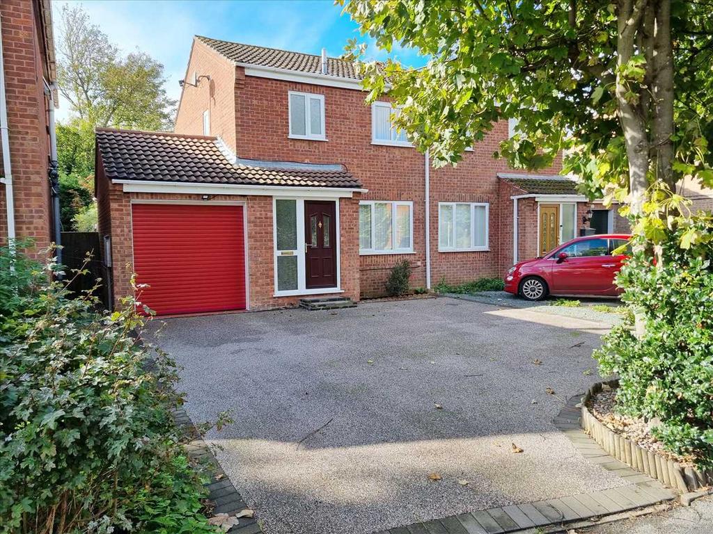 Sleaford NG34 3 bed semi-detached house - £210,000