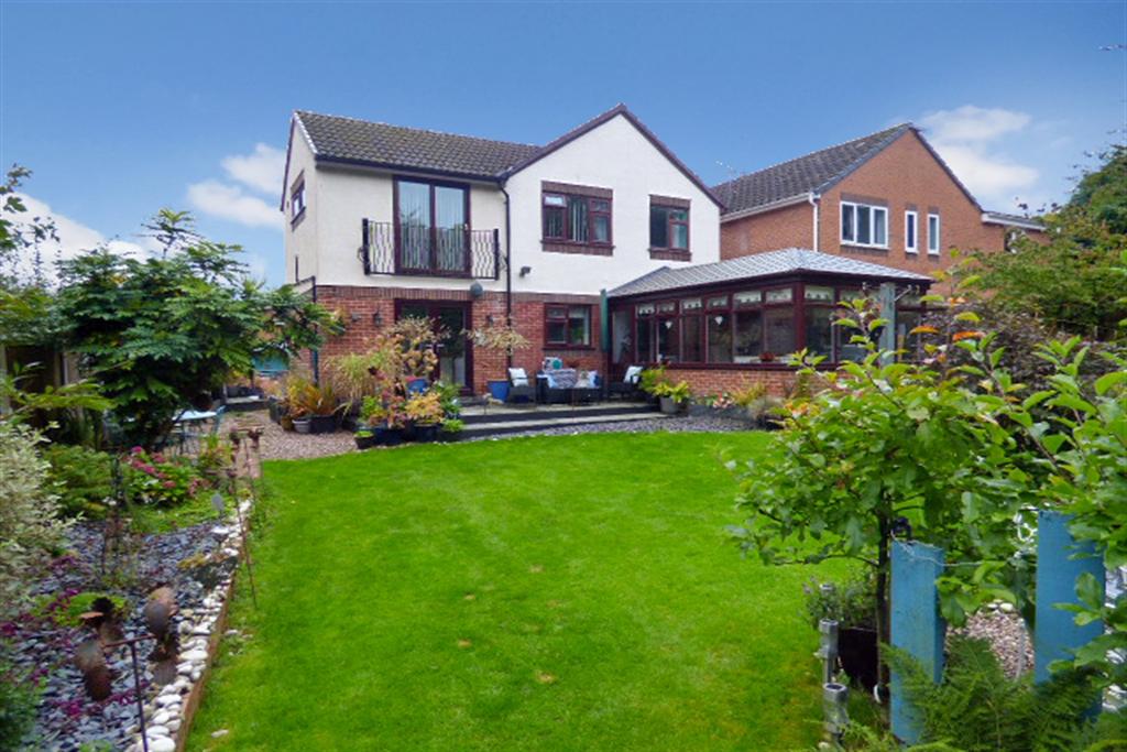 Runcorn WA7 3 bed detached house for sale - £325,000