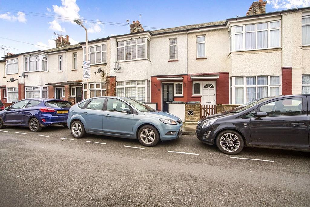 Gordon Road, Gravesend DA11 2 bed terraced house - £250,000