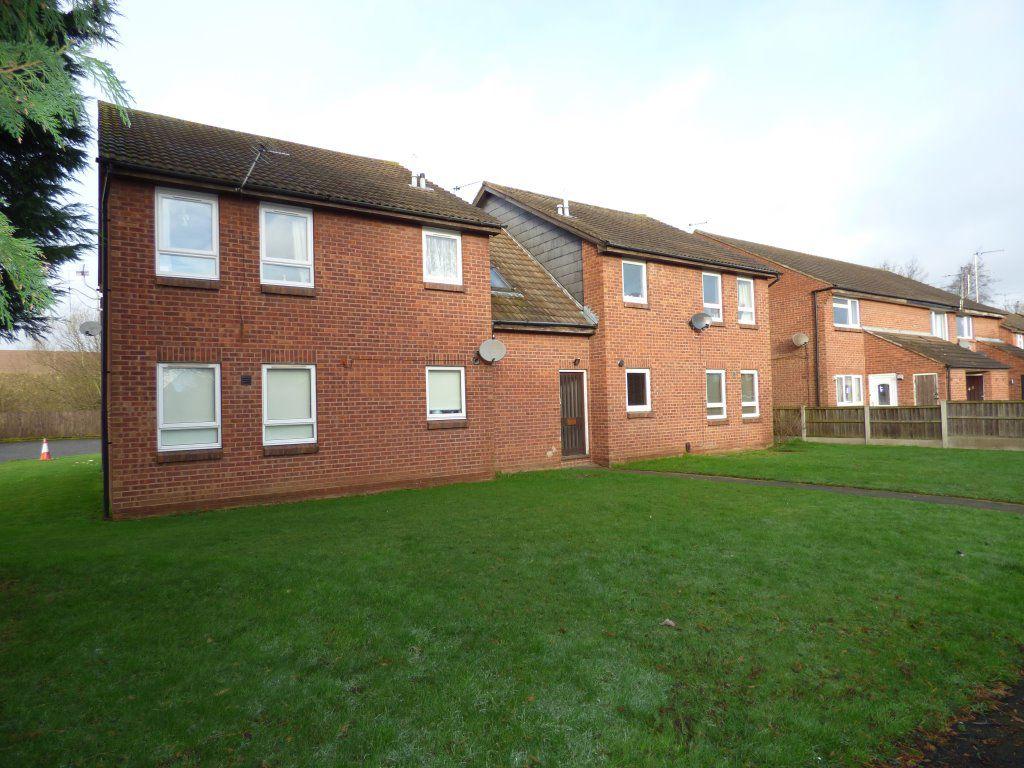 Overdale Close, Long Eaton, NG10 3JJ Studio - £550 pcm (£127 pw)