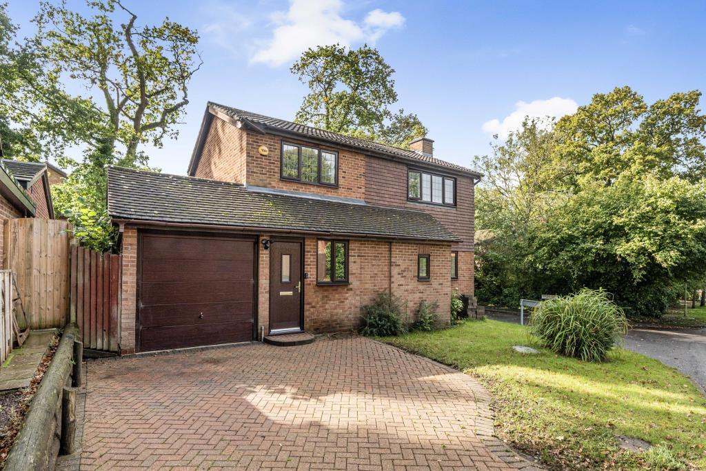 Basingstoke, Hampshire, RG24 3 bed detached house - £500,000