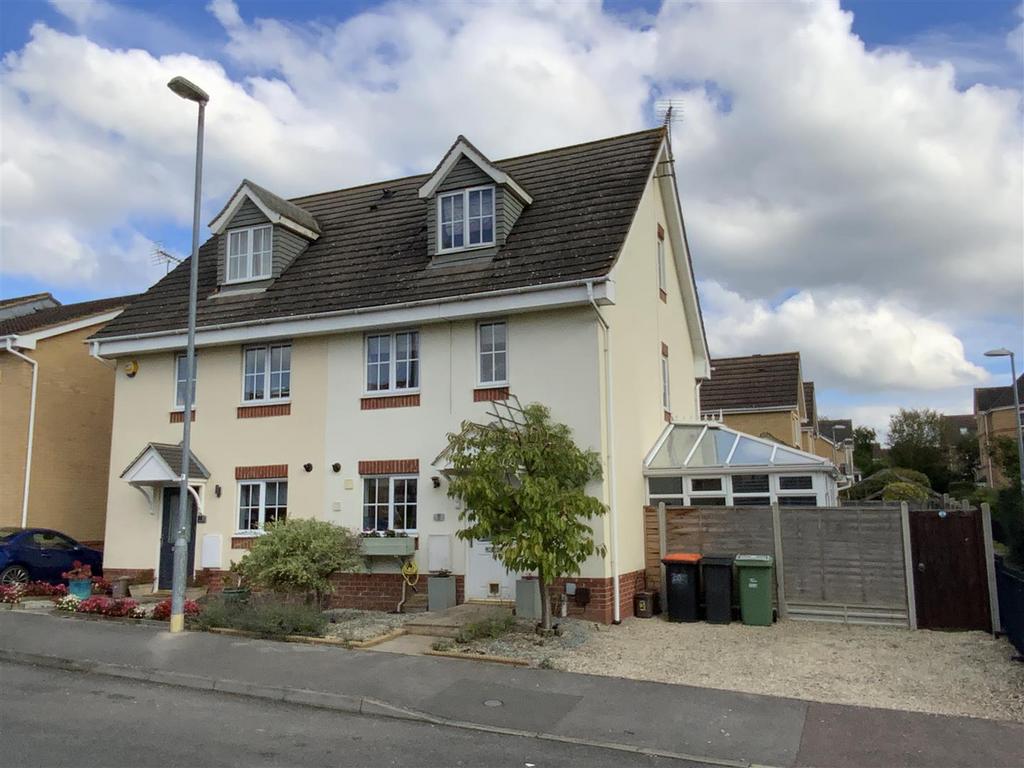 Goodman Drive, Leighton Buzzard 3 bed semi-detached house - £395,000