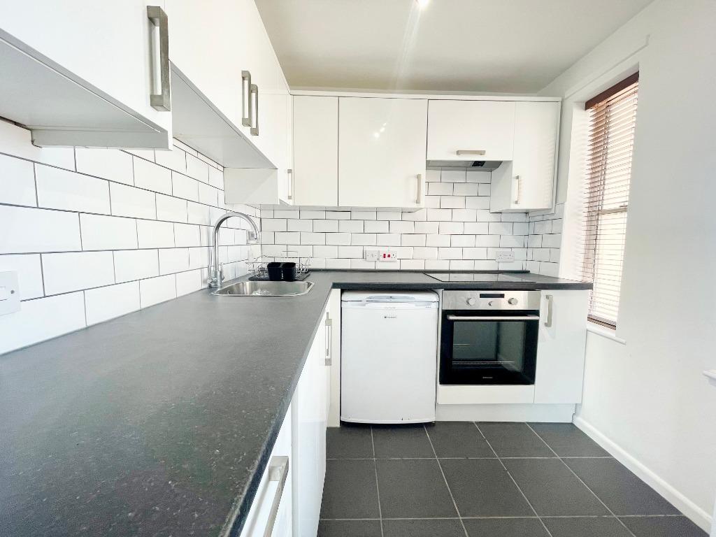 Berkeley Court, Cheltenham GL52 1 bed apartment - £800 pcm (£185 pw)