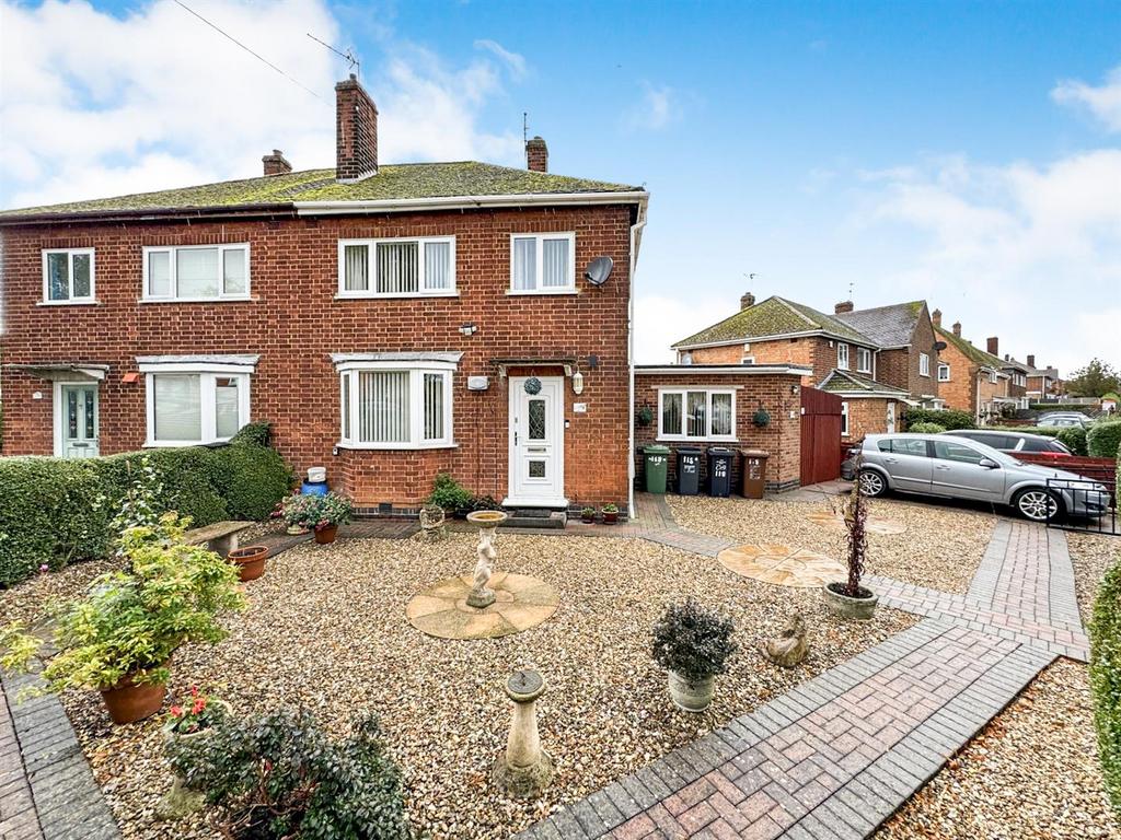 Studfall Avenue, Corby NN17 3 bed semi-detached house - £239,950