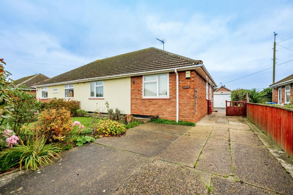 Westland Road, Lowestoft 2 bed semi-detached bungalow - £215,000