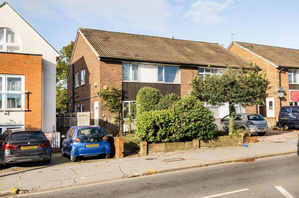 Tennison Road, London 2 bed maisonette - £350,000