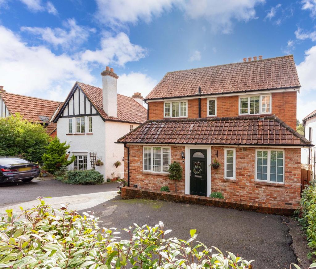 Belmont Road, Maidenhead SL6 4 bed detached house - £950,000