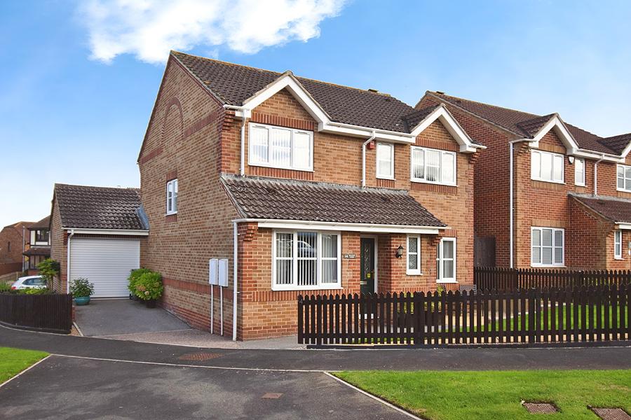 Walnut Close, Exminster, Exeter, EX6 4 bed detached house - £500,000