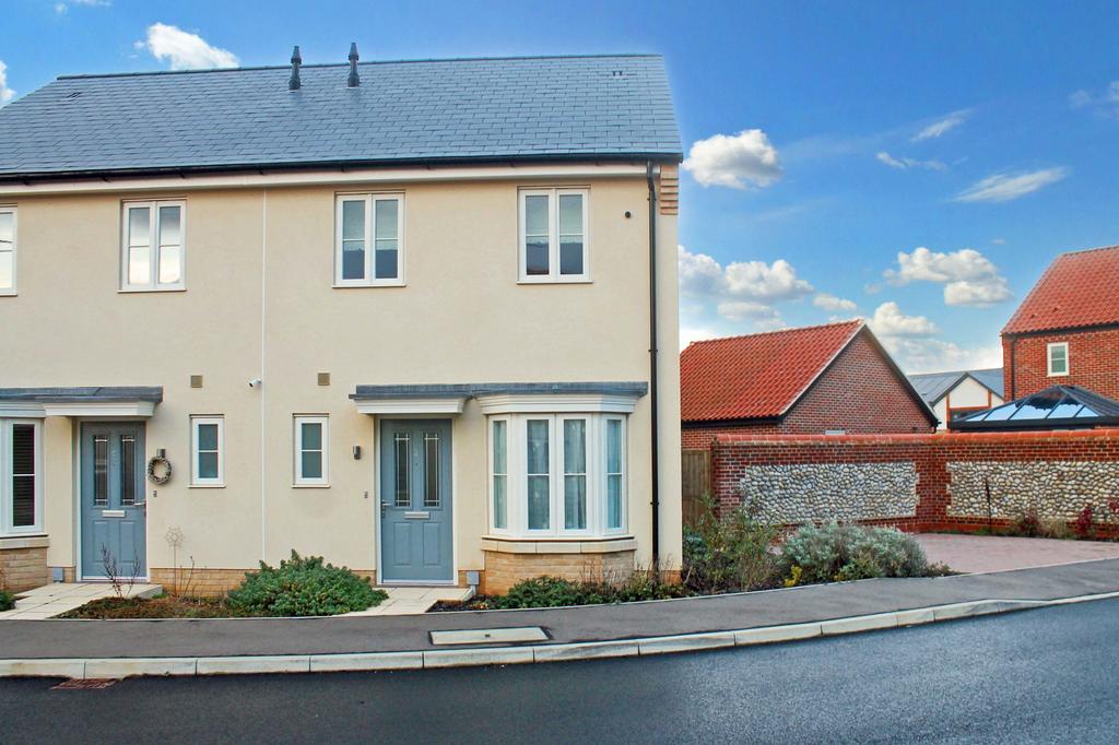 Robin Close, Holt NR25 2 bed semi-detached house - £265,000