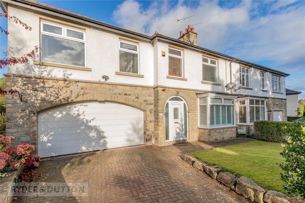 Springwood Road, Thongsbridge... 3 bed semi-detached house - £370,000