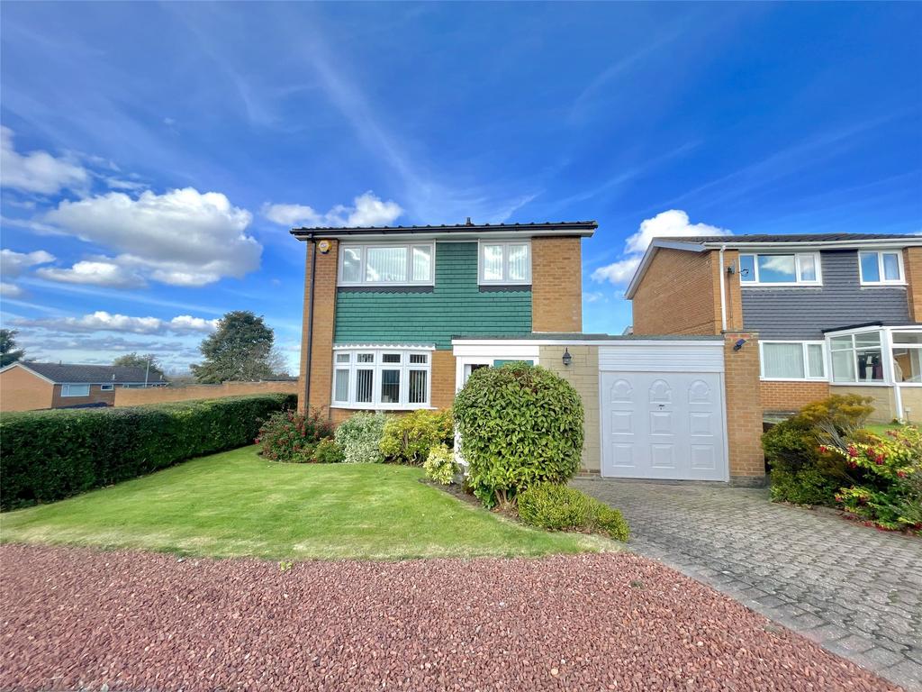 Carrsyde Close, Whickham, NE16 3 bed detached house - £305,000