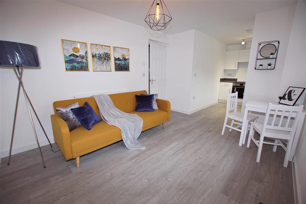 Cottrell Way, Birmingham B29 2 bed apartment to rent - £628 pcm (£145 pw)