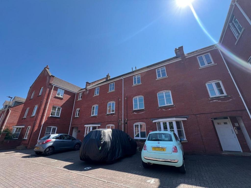 Medley Court, Exeter, EX4 2QJ 2 bed apartment - £175,000
