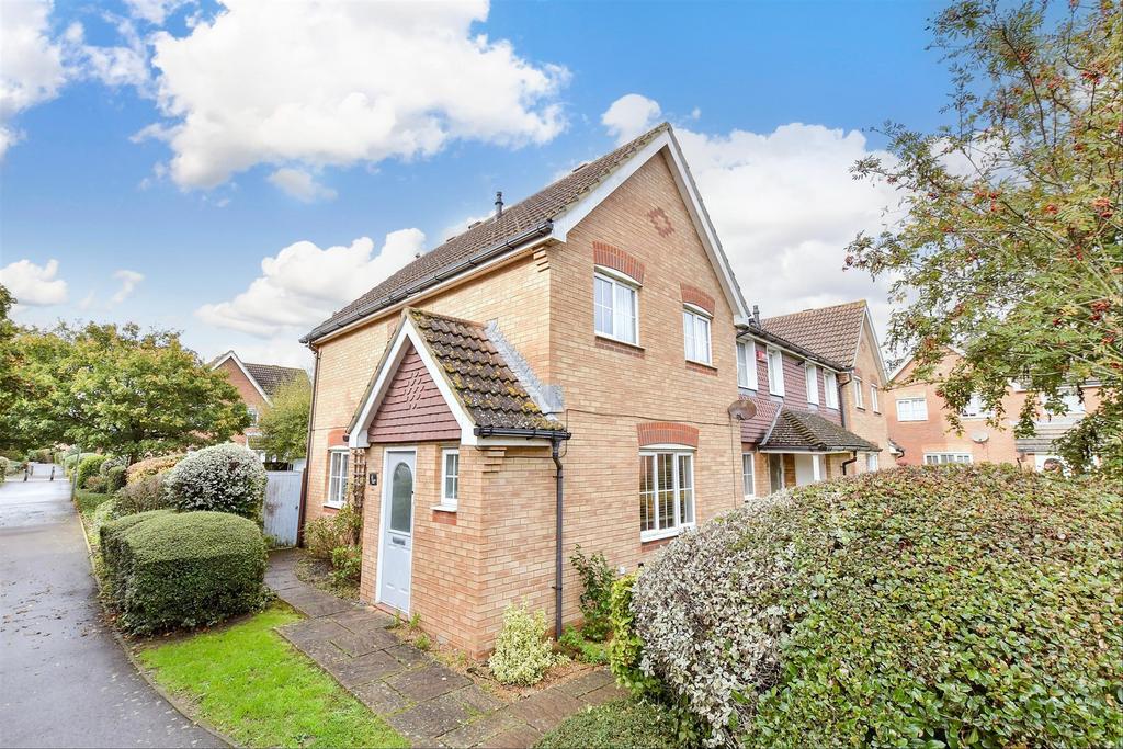 Hazel Court, Hersden, Canterbury, Kent 3 bed end of terrace house - £ ...
