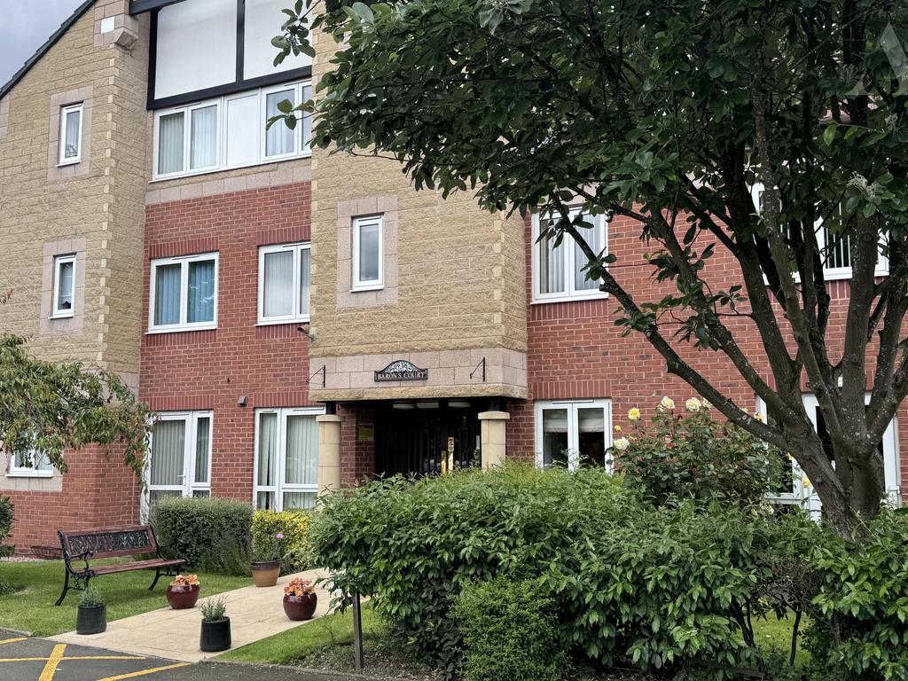 Barons Court, Solihull B92 1 bed retirement property for sale - £57,750