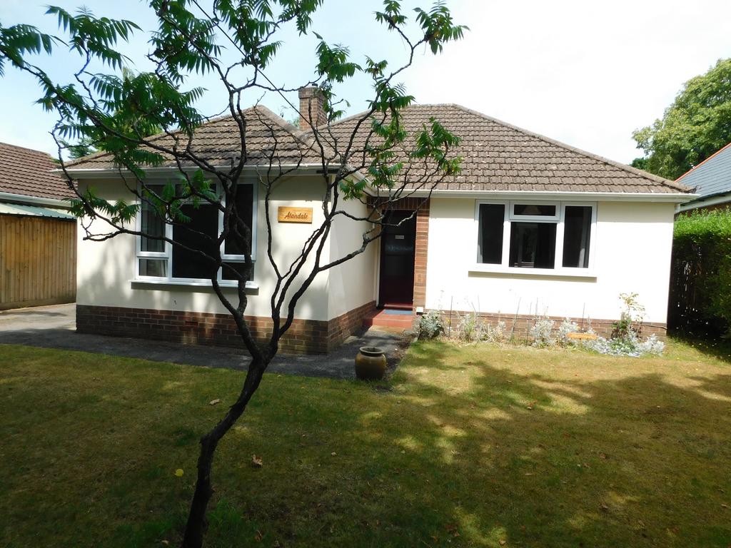 Lime Walk, Dibden Purlieu SO45 3 bed detached bungalow - £1,350 pcm (£ ...