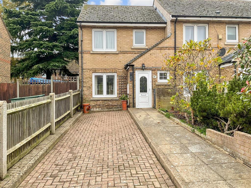 Gill Avenue, Wainscott, Rochester, Kent 2 bed terraced house for sale ...