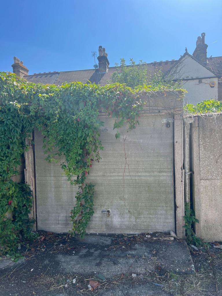 Mortimer Street Herne Bay CT6 Garage For Sale 15 000 mortimer-street-herne-bay-ct6-garage-for-sale-15-000