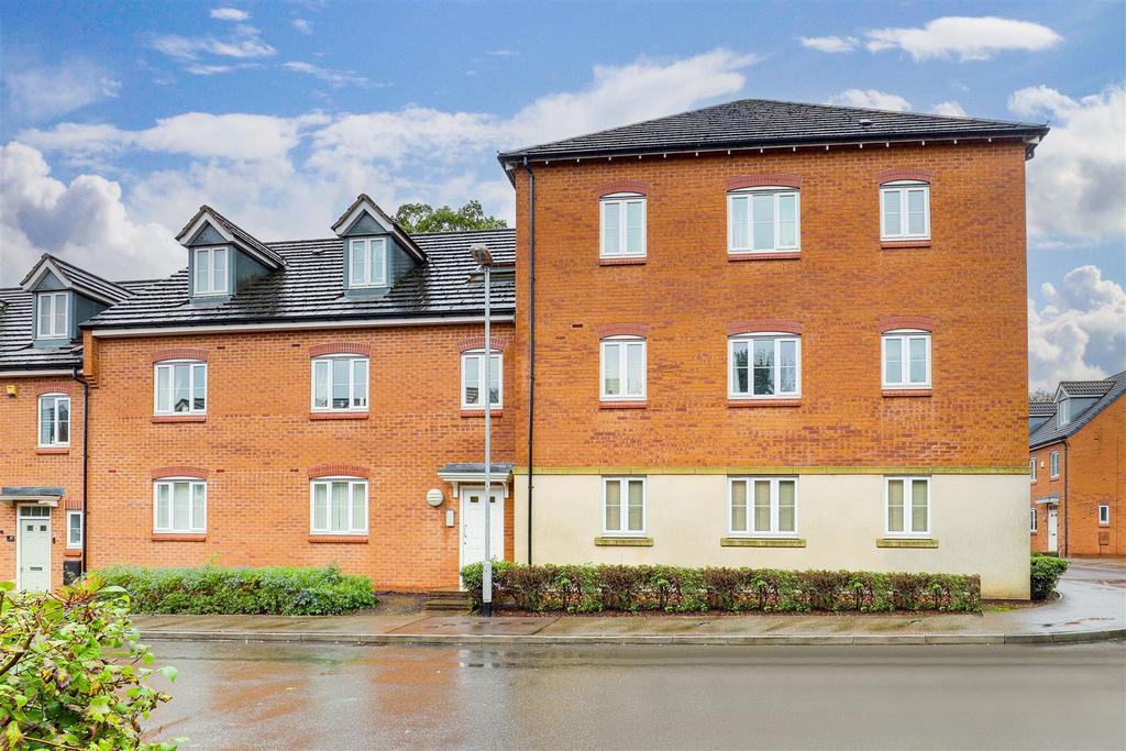 Burberry Avenue, Hucknall NG15 2 bed apartment - £100,000