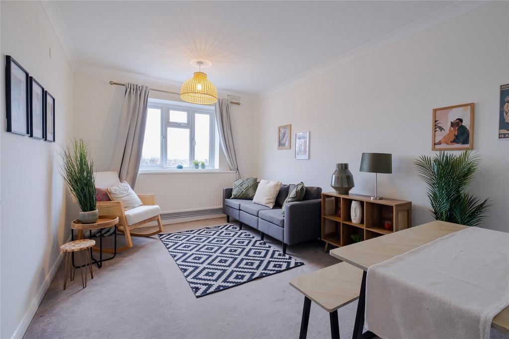 Leigham Court Road, London SW16 2 bed apartment - £340,000