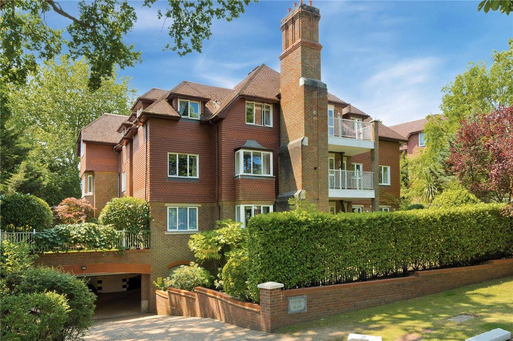 Carrington Place, Esher Park Avenue... 2 bed apartment for sale - £750,000
