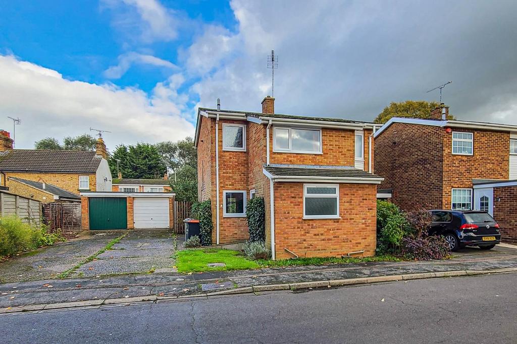 Danes Way, Leighton Buzzard 5 bed detached house for sale - £350,000