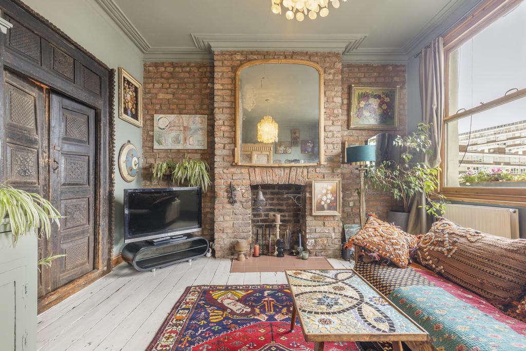 York Way, Islington, London 2 bed maisonette - £725,000