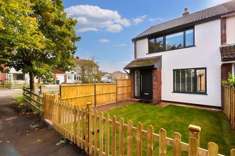 Chescombe Road, Yatton 3 bed end of terrace house - £1,475 pcm (£340 pw)