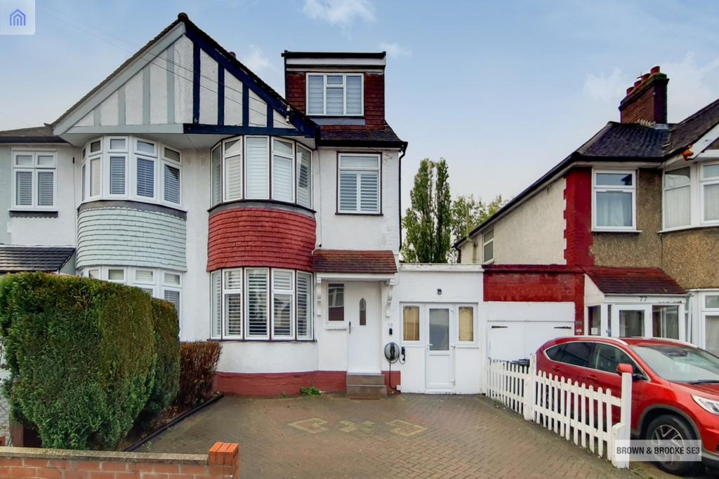 Mayday Gardens, London SE3 5 bed semi-detached house - £675,000