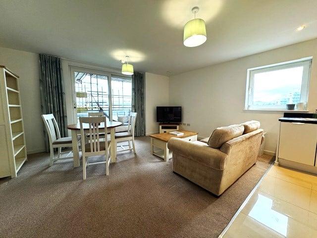 Davaar House, Prospect Place, Cardiff... 2 bed apartment - £1,275 pcm ...