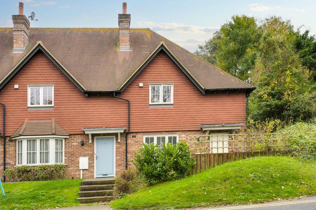 Capstone Road, Chatham, ME5 3 bed property - £1,695 pcm (£391 pw)
