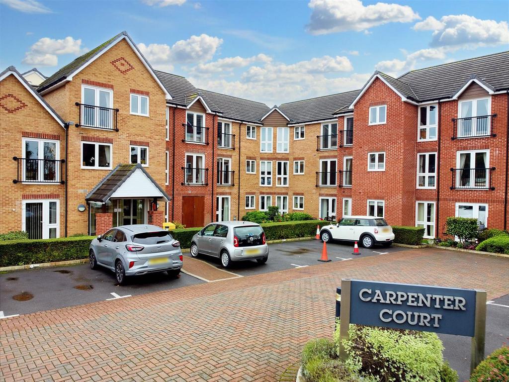 Carpenter Court, Hickings Lane... 2 bed apartment - £230,000