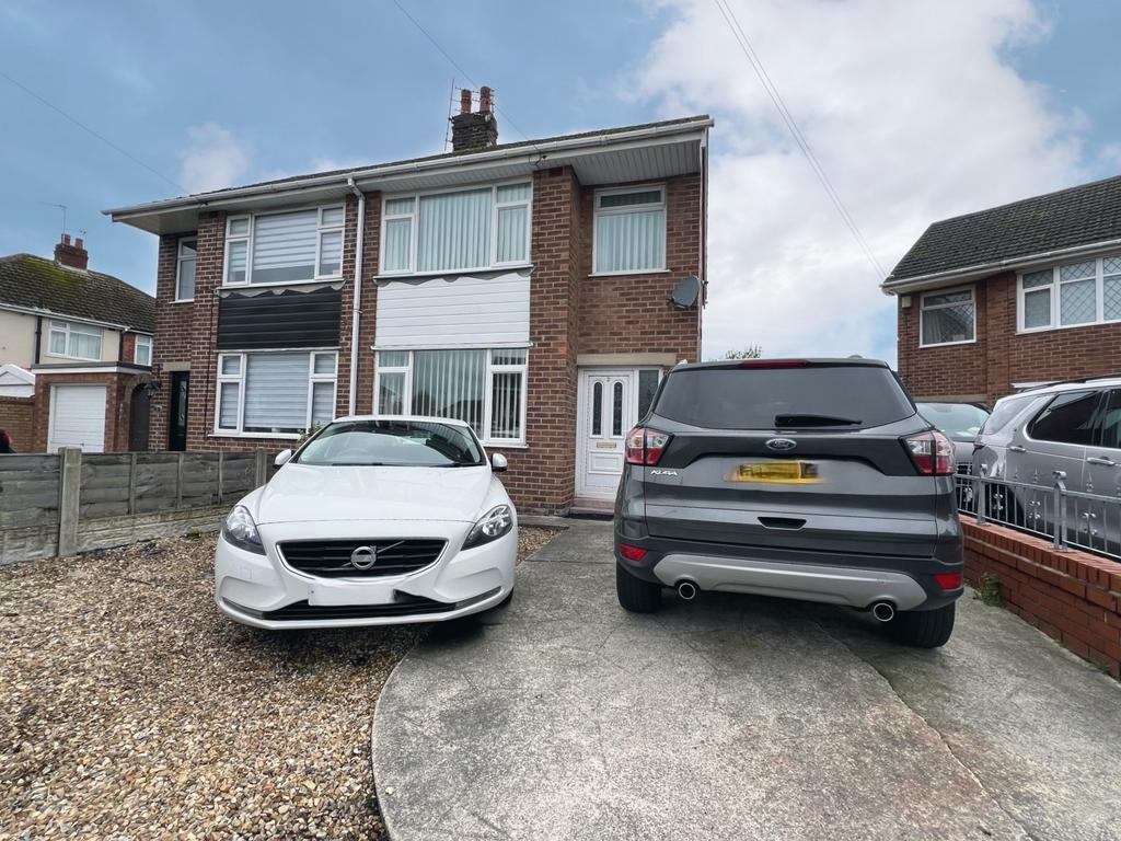 Ferndale Close, Thornton FY5 3 bed semi-detached house - £185,000