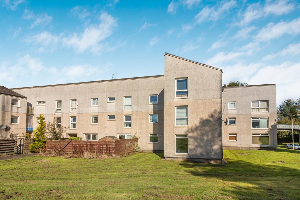 0ak Road, Abronhill. Cumbernauld G67 3 bed maisonette - £63,000