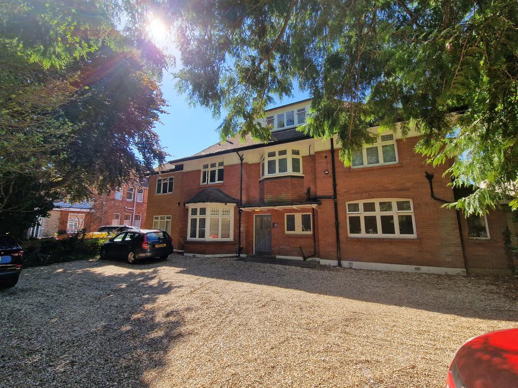 Knyveton Road, Bournemouth BH1 1 bed house of multiple occupation - £ ...