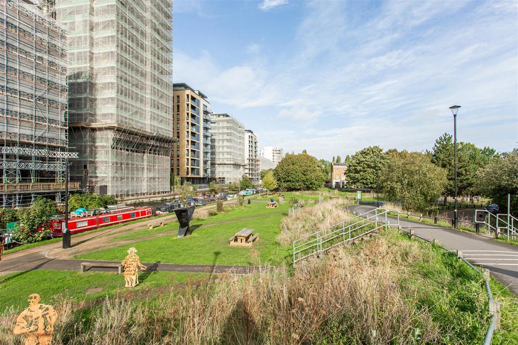 Grand Regent Tower, Bethnal Green, E2 3 bed flat - £699,000