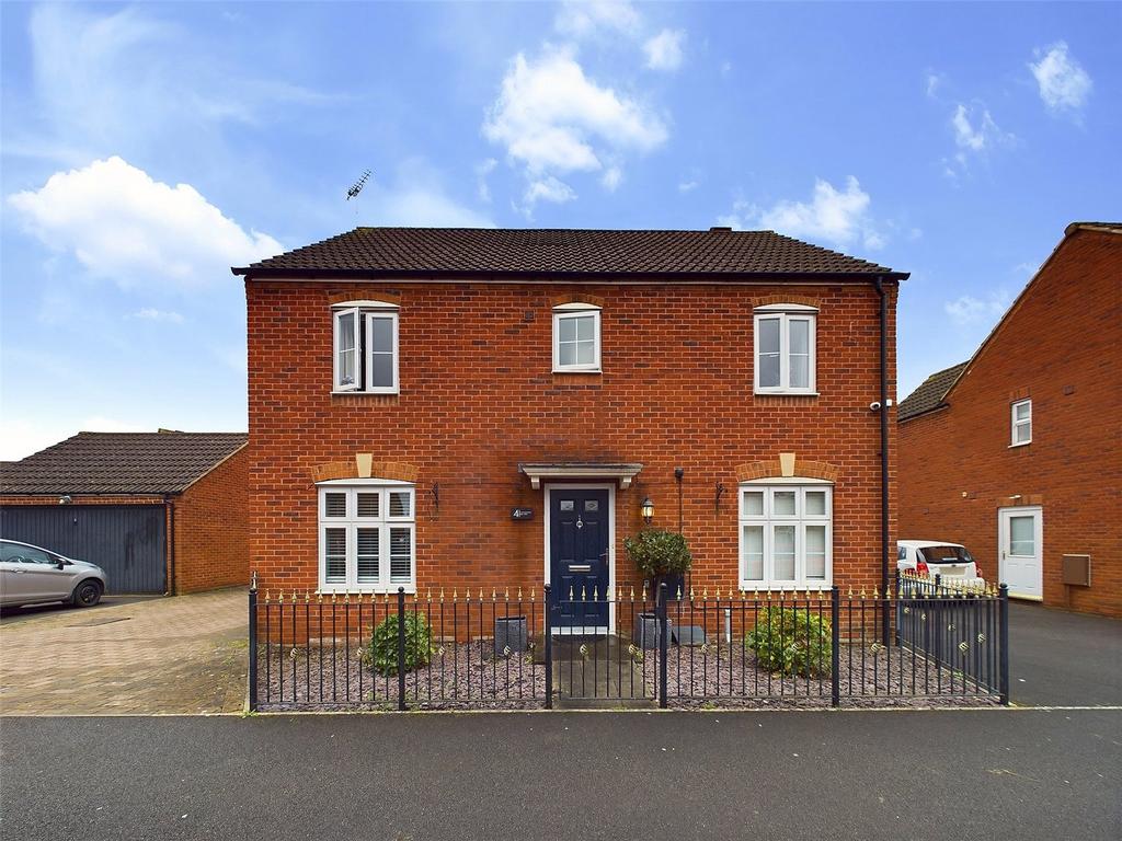 Chivenor Way Kingsway, Quedgeley... 4 bed detached house - £375,000